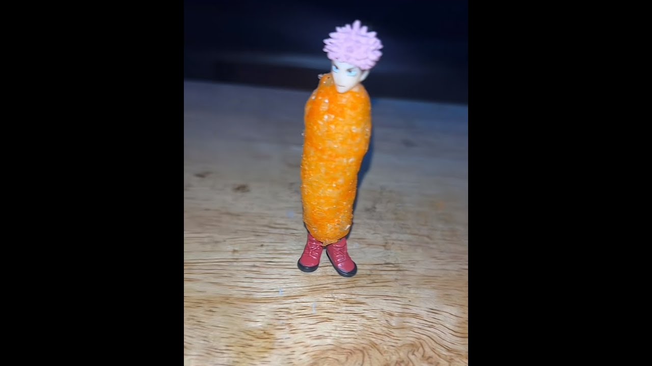 Hatching a RAINBOW Titanic Strawberry Cow - YouTube