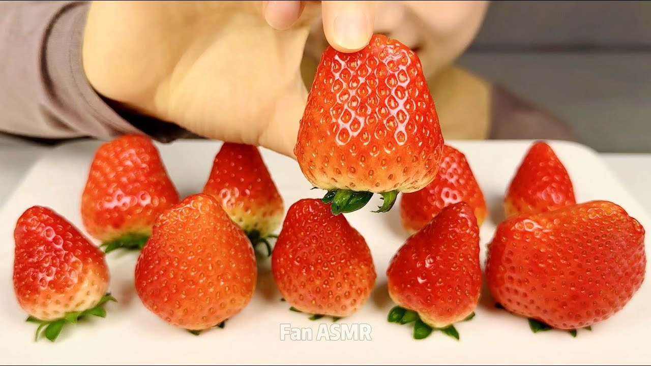 ASMR EATING | PURE SWEET STRAWBERRIES | EATING SOUNDS - YouTube