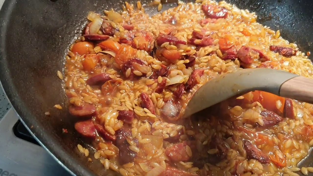 I'm cooking chorizo risoni - YouTube