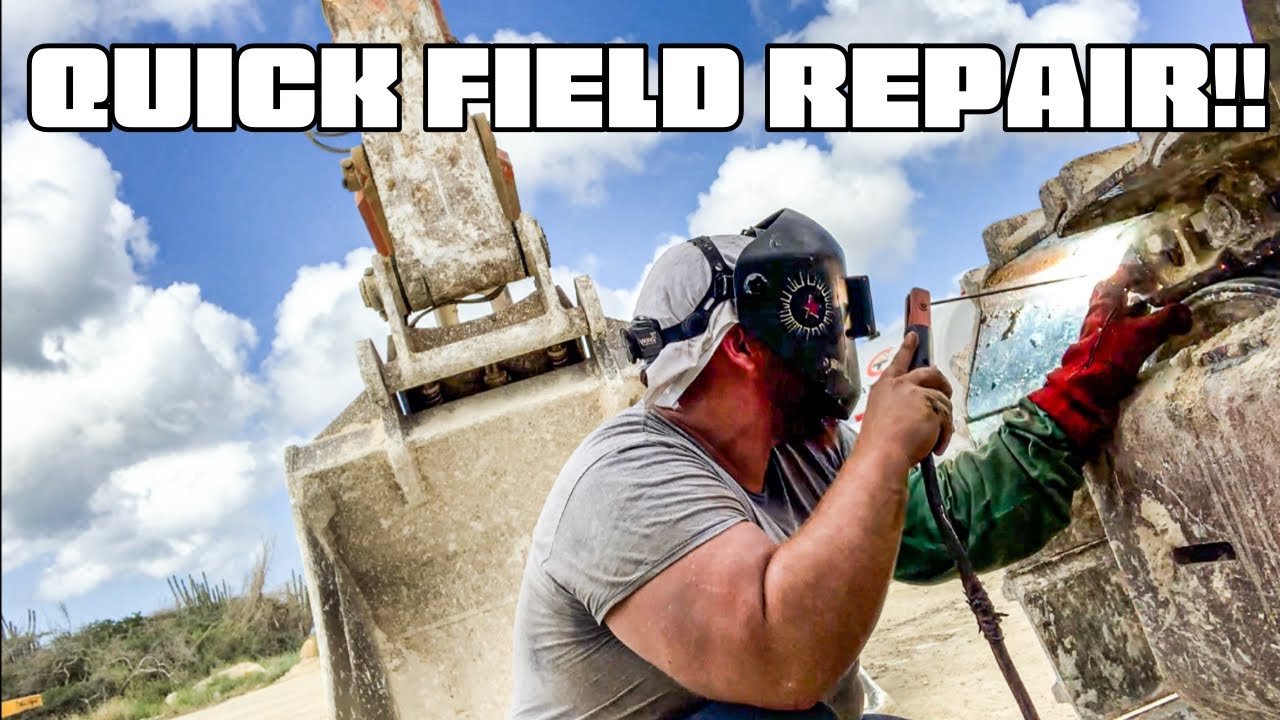 HITACHI EXCAVATOR TRACK PIN IS LOOSE!! - YouTube