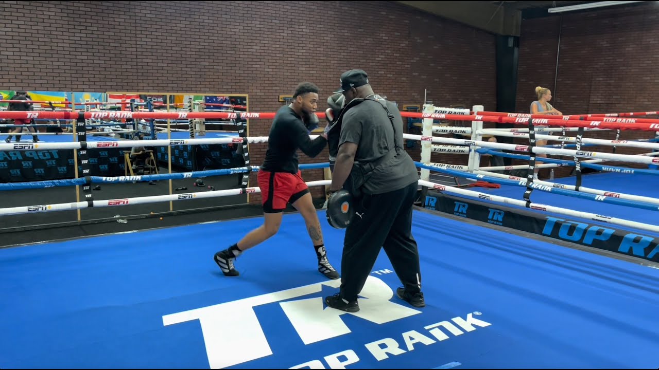 AMARI JONES IN CAMP WITH DEVIN HANEY UNLEASHING SHARP PUNCHES ON THE ...