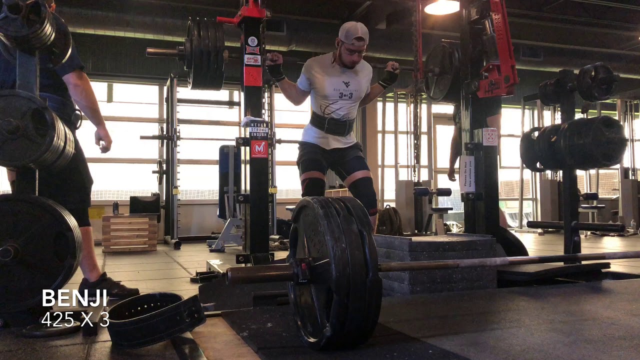 22 Year Old Squatting 525 For Reps! | WVU Powerlifting Team - YouTube