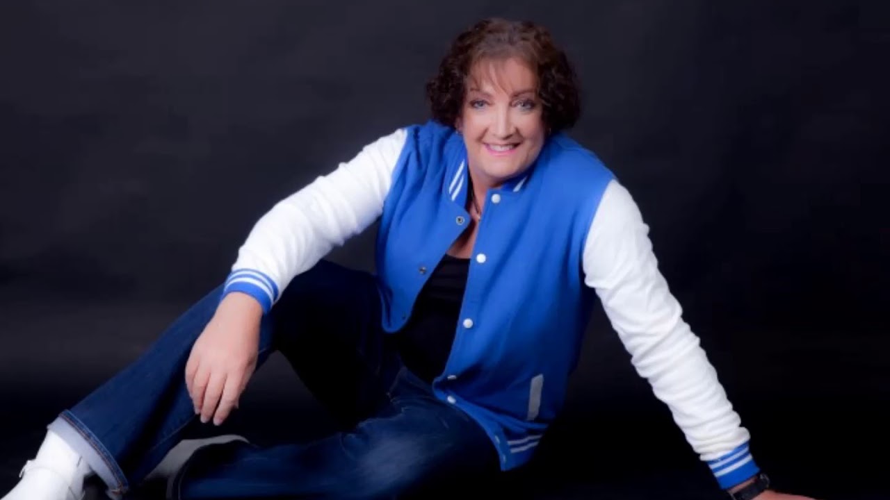 Rockin' Stephanie (Audio) High Class Lady - YouTube