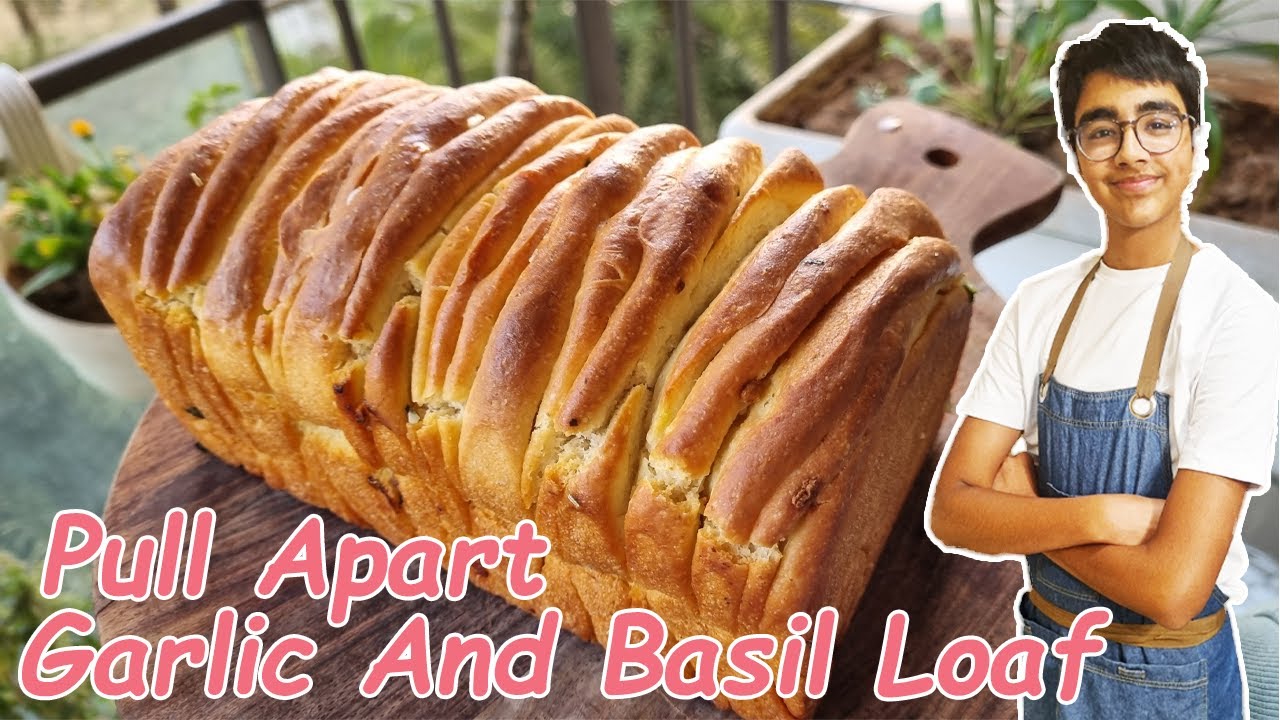 Pull Apart Basil And Garlic Loaf || How To Make Pull Apart Bread ...