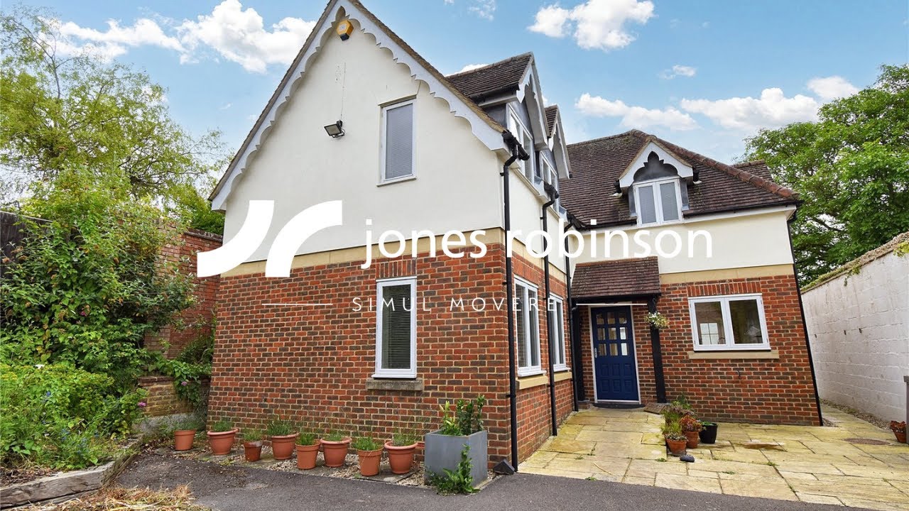 Southbank Stables, Newbury Road, Lambourn, Hungerford, Berkshire, RG17 ...