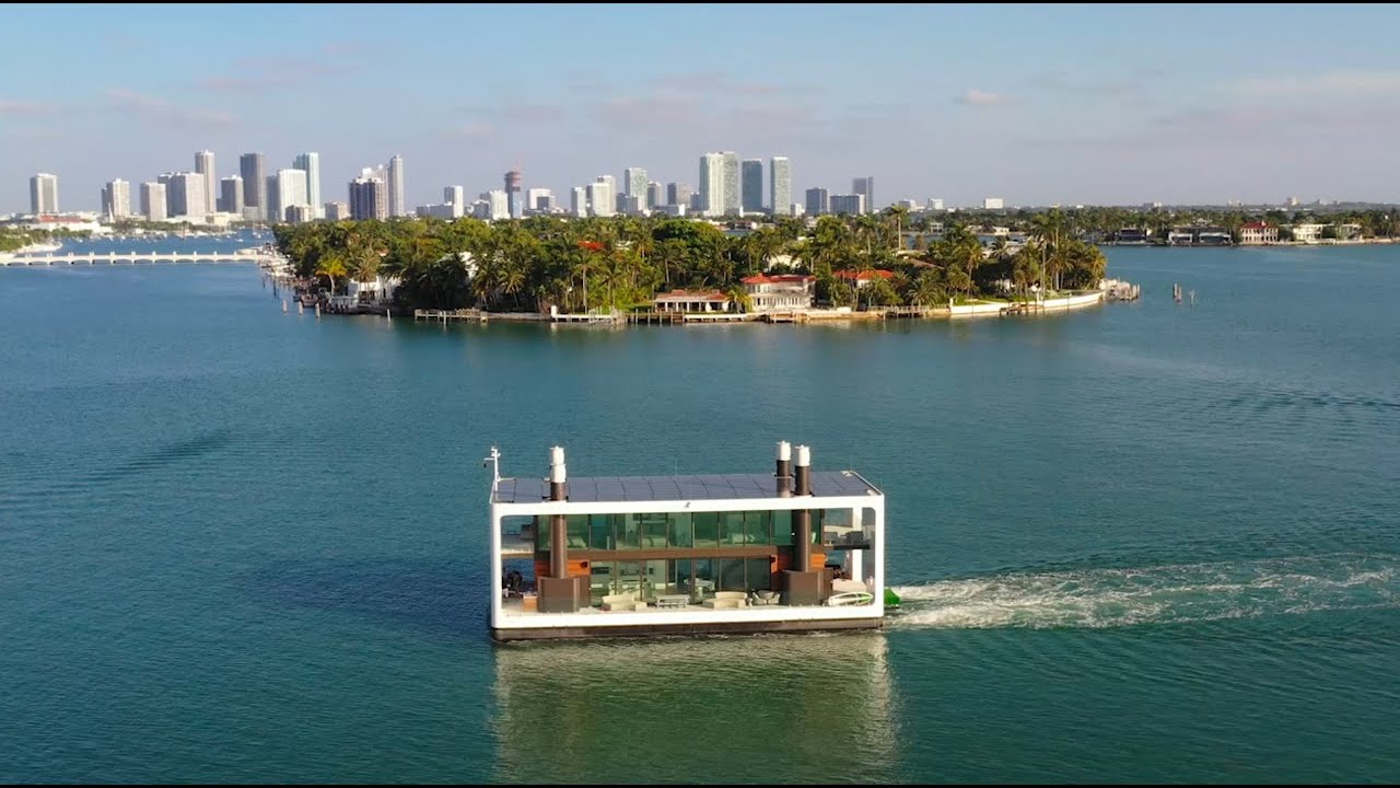 Is It a House or Yacht? Take a Look at This Floating Florida Mansion ...