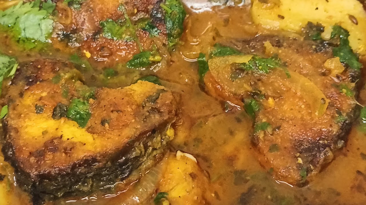 Rohu fish curry/Traditional odisha fish aloo curry recipe - YouTube