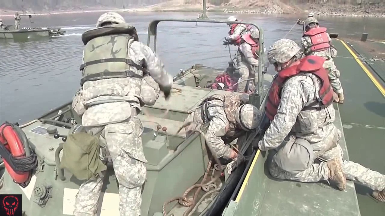 Military | U.S. Army Builds Floating Bridge & Crosses It With Tanks ...