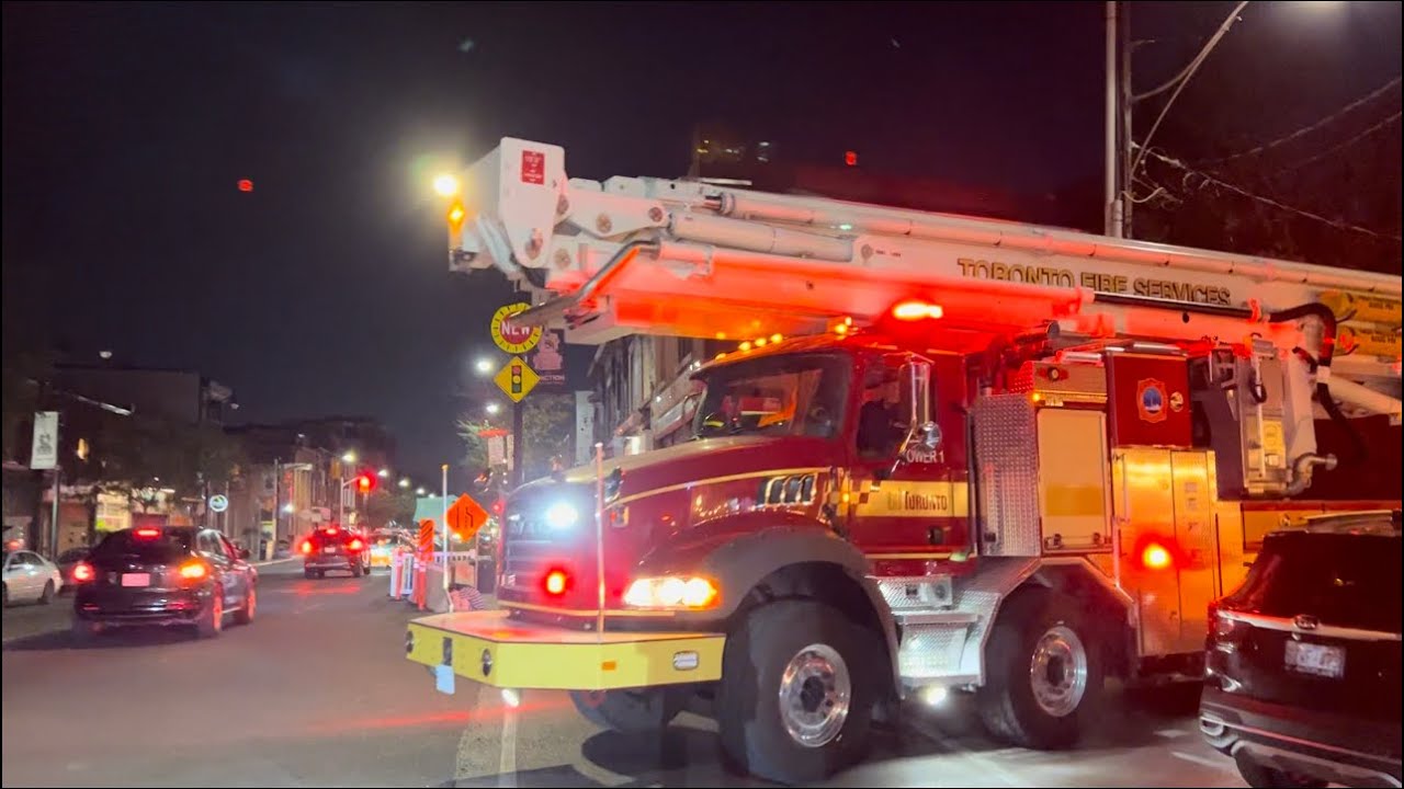 **EXCLUSIVE** Toronto Fire Service Tower 1 Responding - YouTube