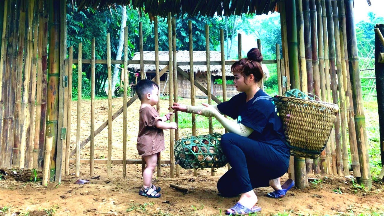 Life of a 20 year old single mother - Selling chickens and completing ...