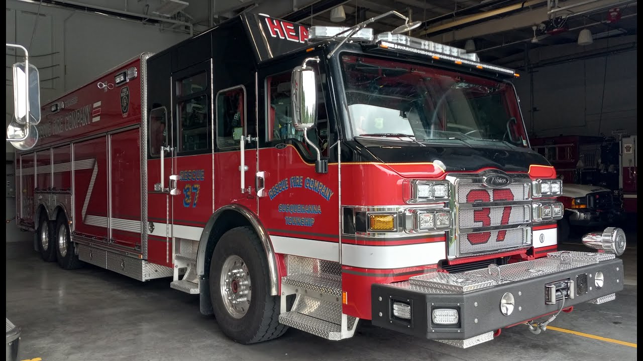 Walk Around of Rescue Fire Co. Heavy Rescue 37 - YouTube