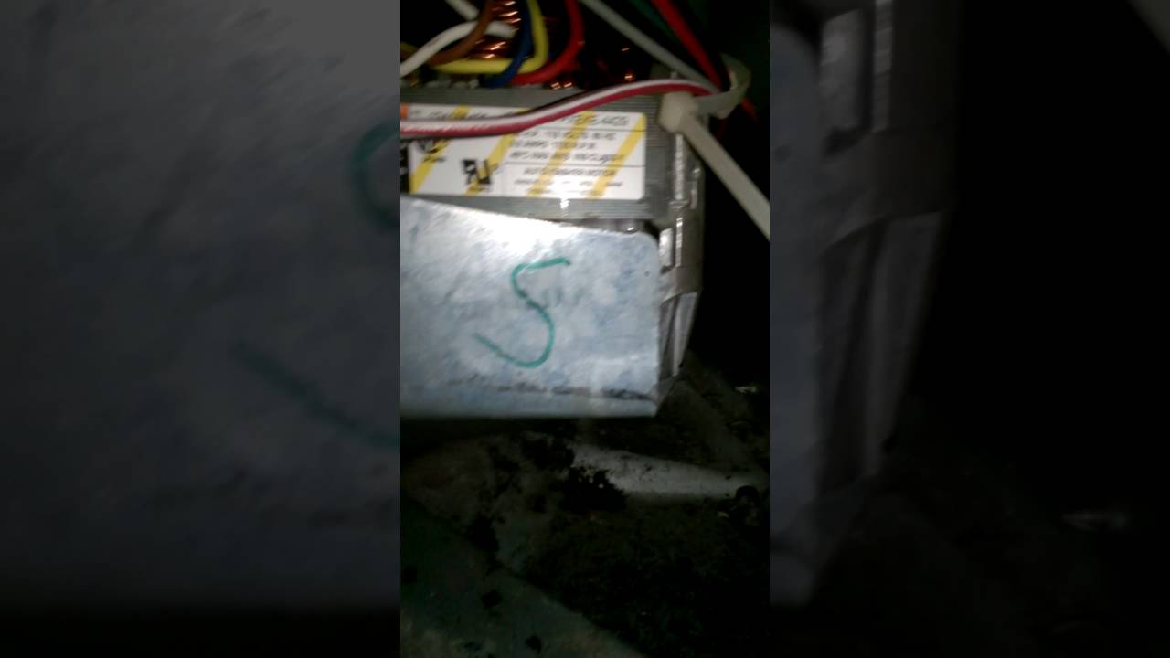 Clunking Frigidaire FWX833AS2 washing machine - YouTube