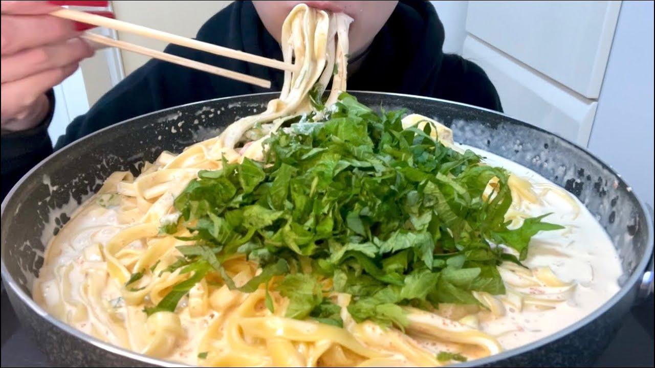 【ASMR】Pasta with spicy cod roe cream！明太子クリームパスタ！ - YouTube
