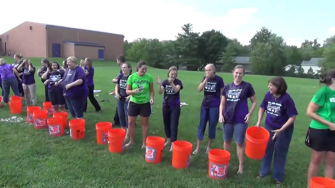 Woerther Elementary School Ice Bucket Challenge - YouTube