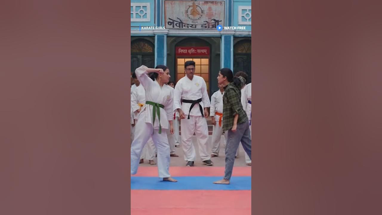 Karate Girls Ke Beech Huyi Ladayi! ft. Ashlesha Thakur, Celesti Bairagey | #amazonmxplayer - YouTube