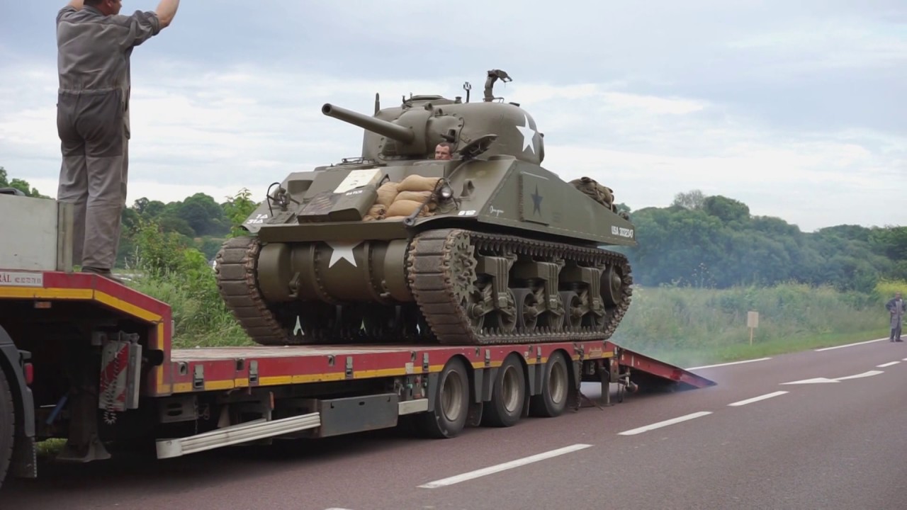 Sherman M4(75) starting'n'rolling, Sainte Mère l'Eglise - YouTube