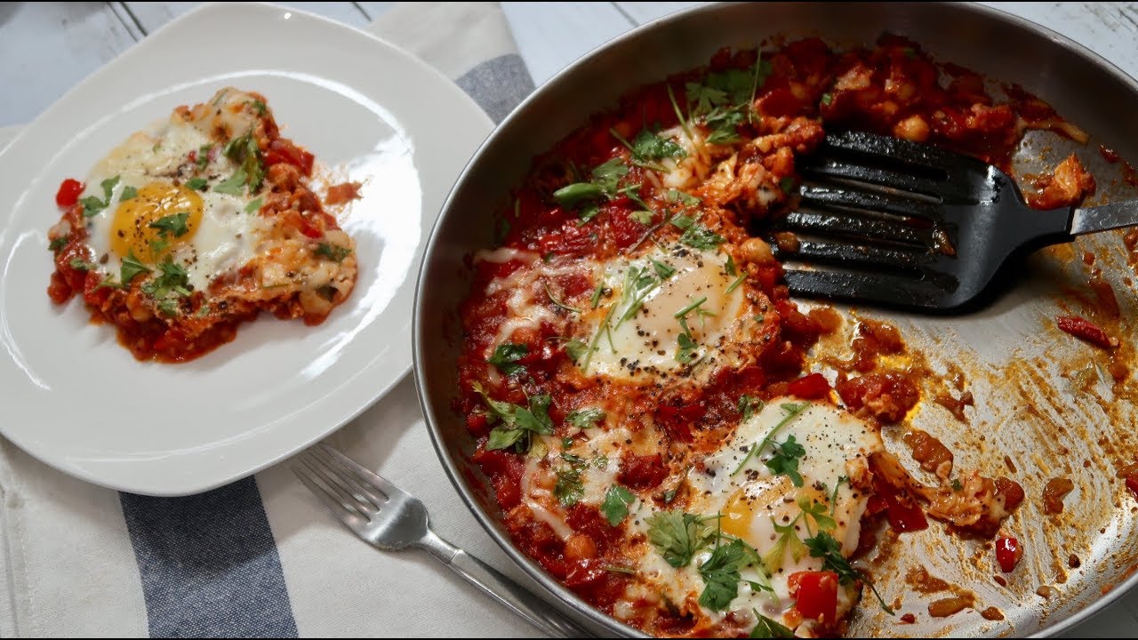 طريقة عمل الشكشوكة How to make shakshuka Arabic - YouTube
