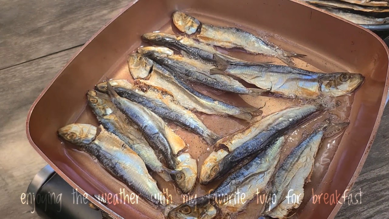 Cooking tuyo - YouTube