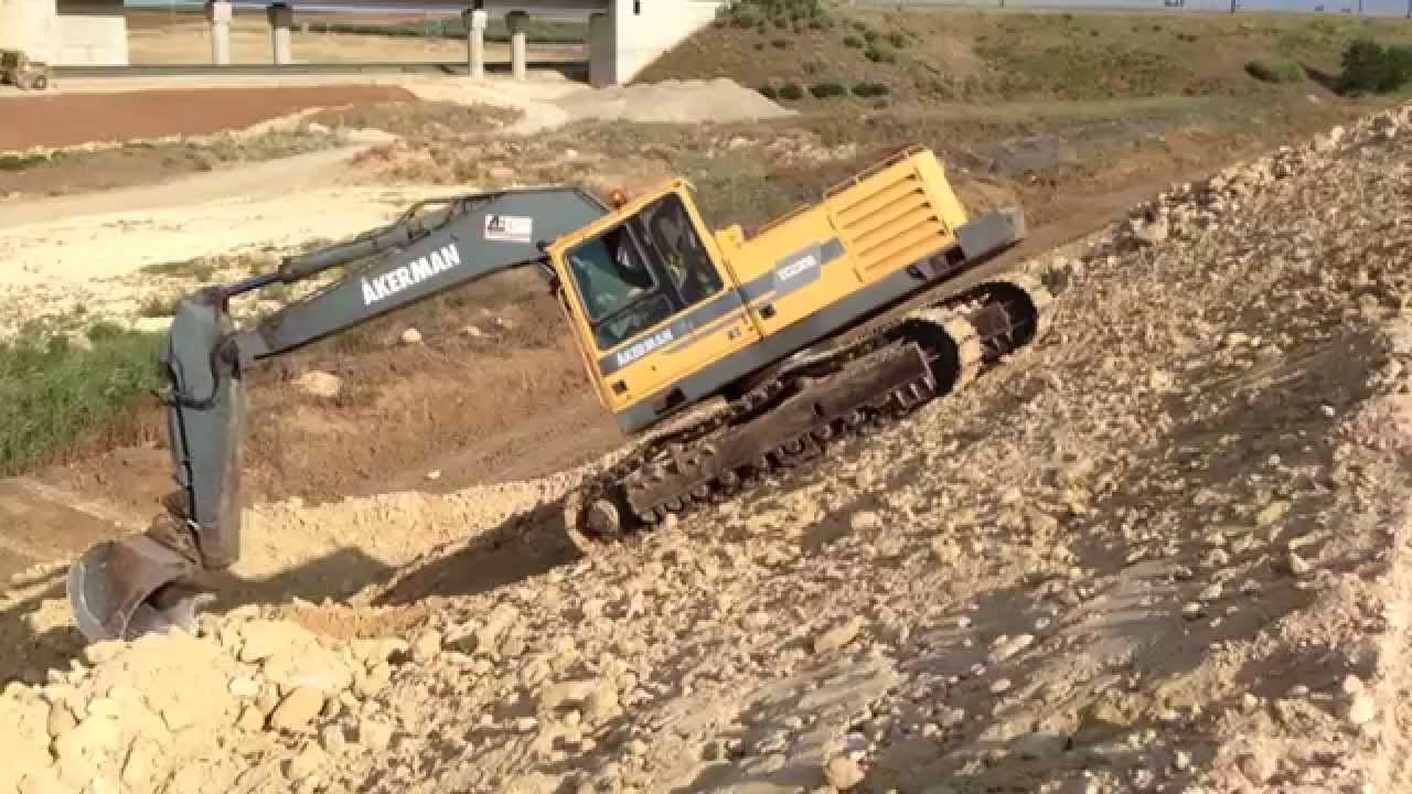 Akerman EC230B - YouTube