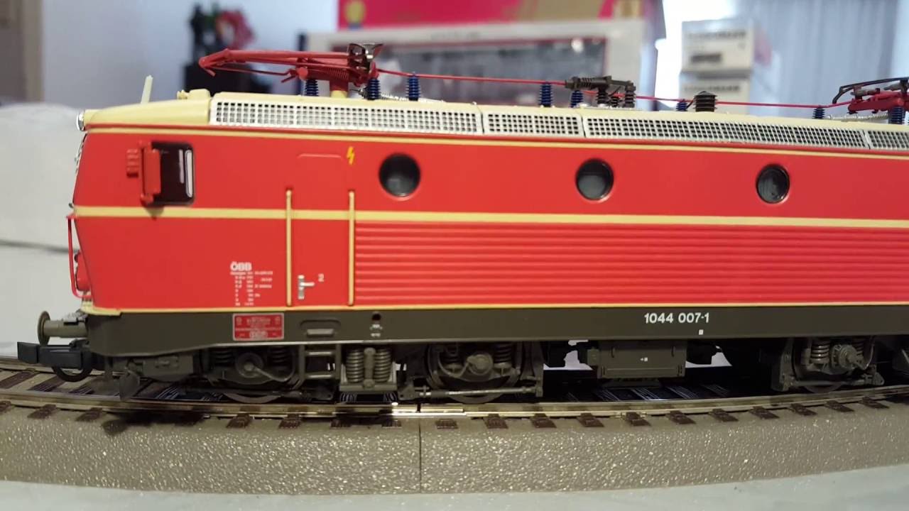 ÖBB 1044 007-1 Roco - Rheingold Liliput - YouTube