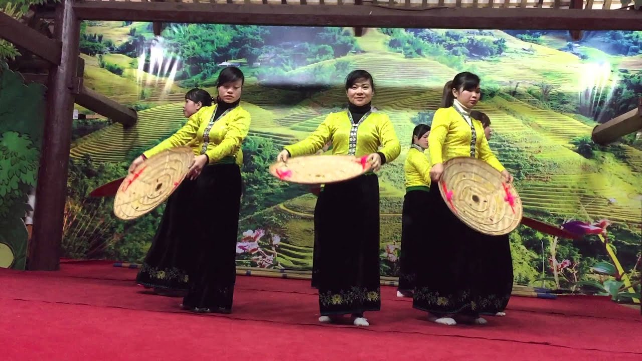 Vacation in Sapa watch the traditional dance. - YouTube