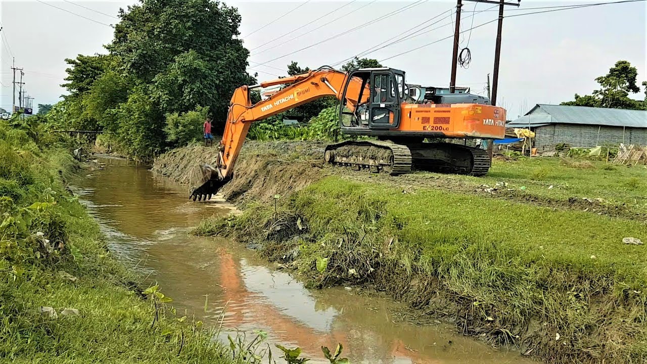 Tata Hitachi Excavator Cleaning Drain - Excavator Working Video 2 - YouTube