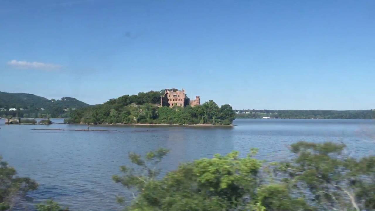 Castillo de Bannerman visto desde el Tren NY - YouTube