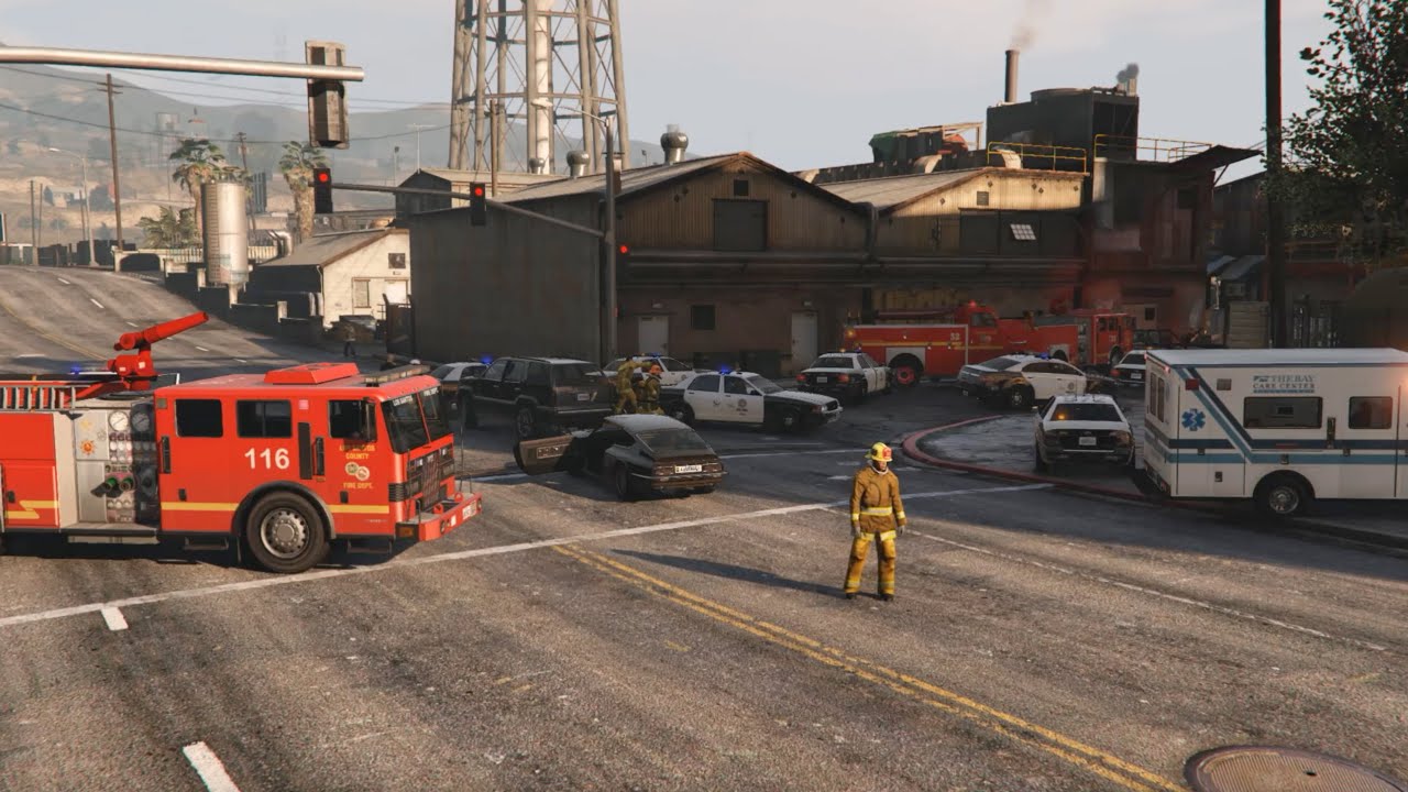 LSPDFR, LSPD Metro Gang Unit And Escorting A Fire Engine. (GTA V) - YouTube