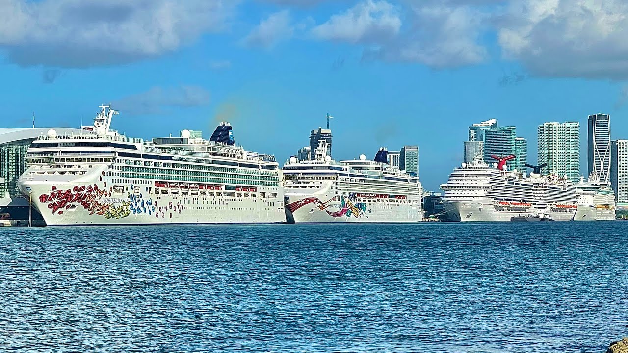 Carnival Magic Joins Horizon in Miami with her New Hull Paint! - YouTube