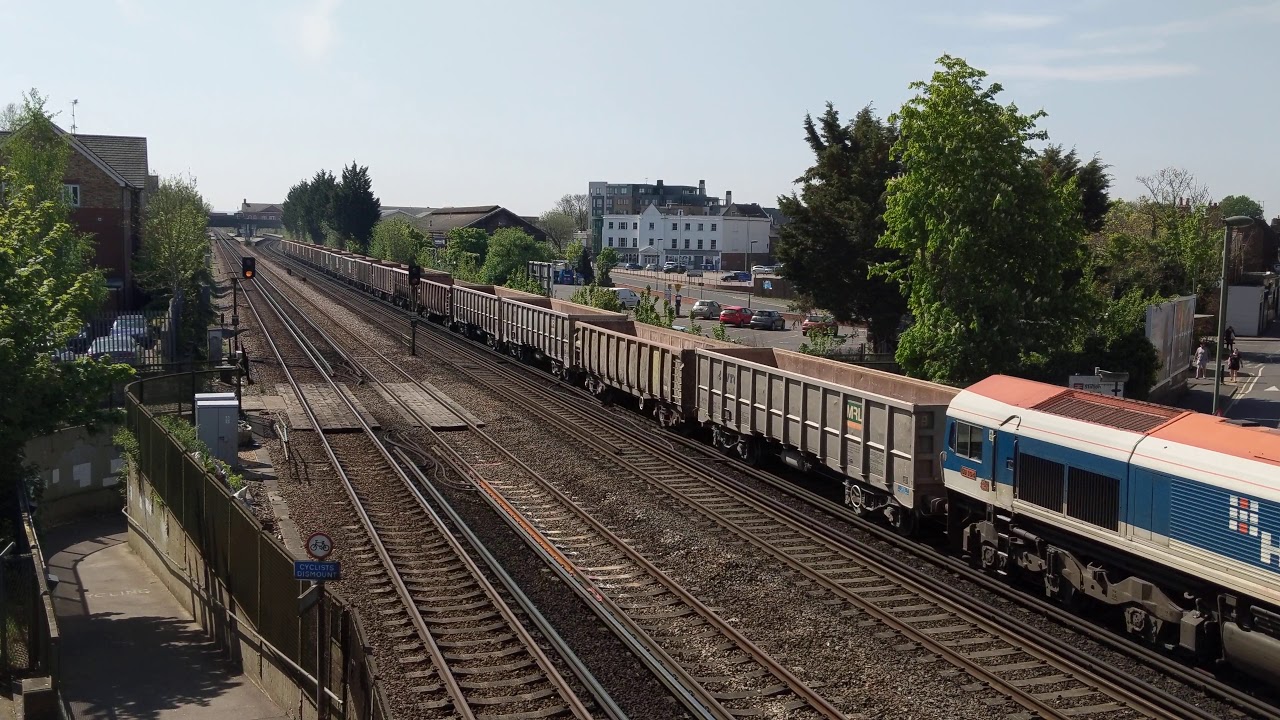 Hanson Class 59104 @ Horley - 23/04/20 - YouTube