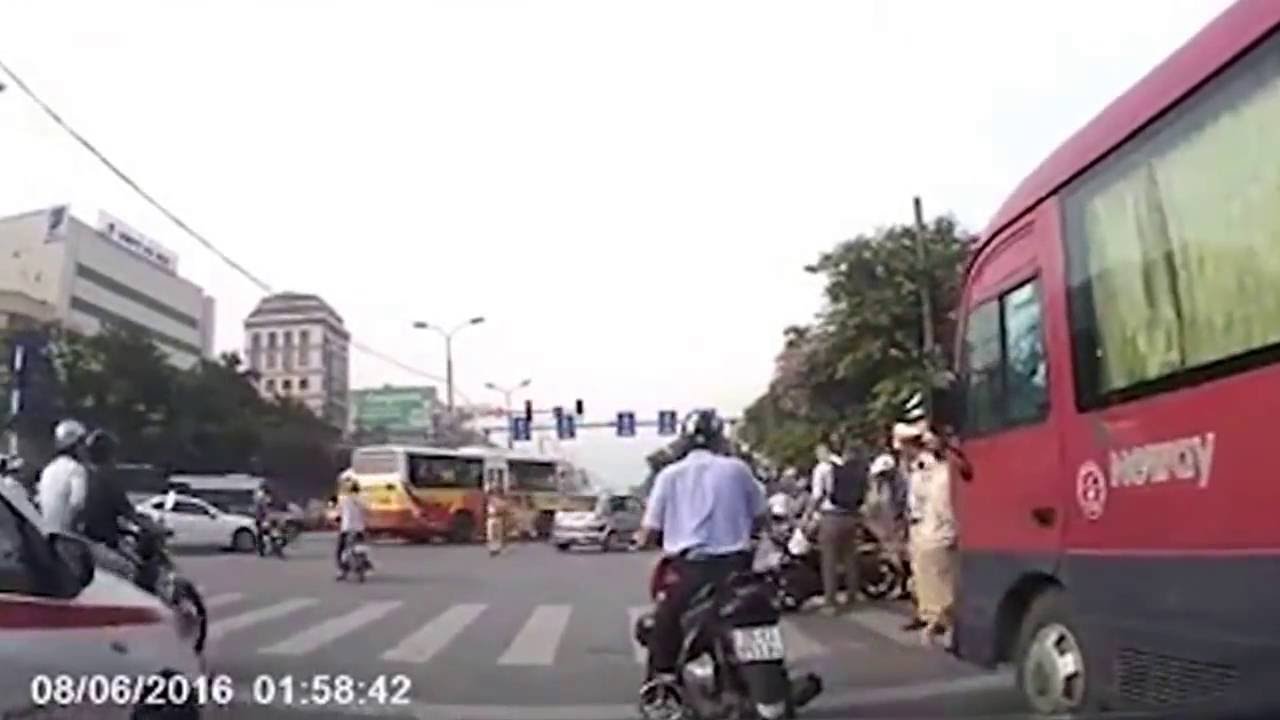Vietnamese traffic fails compilation part 3 - YouTube