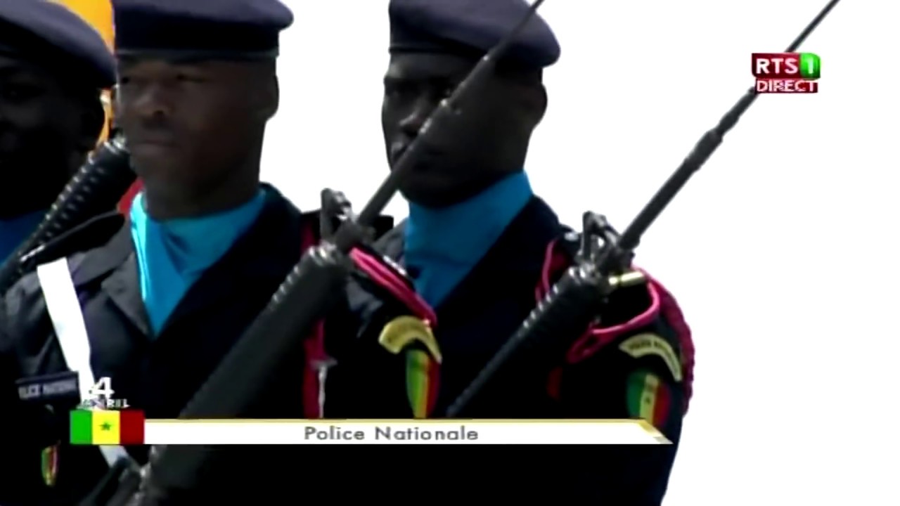 défilé militaire - YouTube