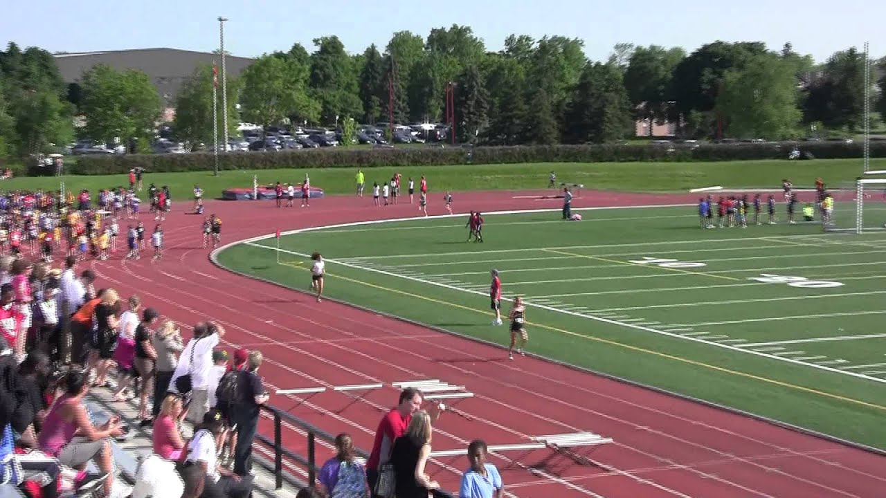 TDESSA Grade 8 Girls Track 1500m Semi-Finals June 6, 2011 - YouTube
