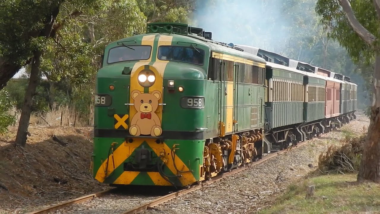 SteamRanger Heritage Railway "Teddy Bears Picnic" with 958, then 844 shunts at Strath! - 11 May ...