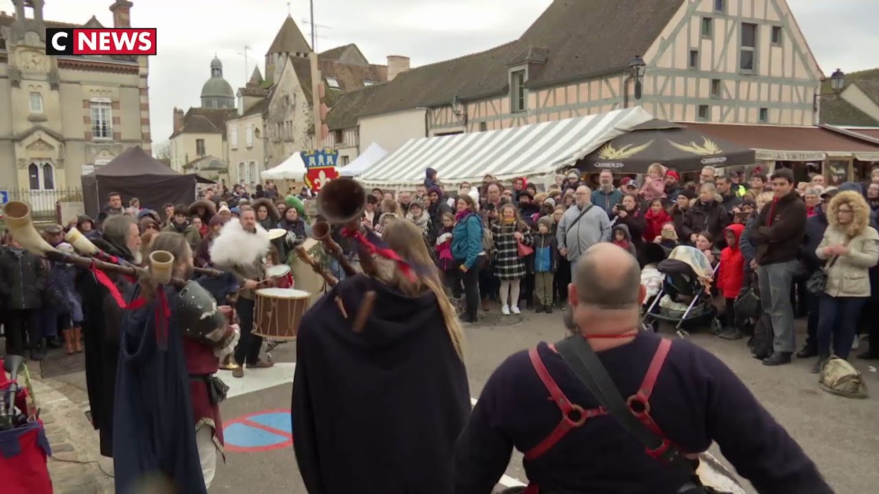 Provins : le marché de Noël médiéval fête ses dix ans - YouTube