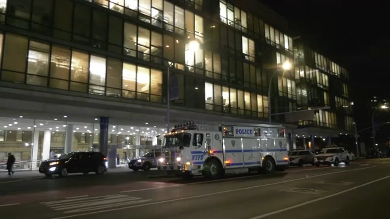 Police searching for man who escaped custody at Bellevue Hospital - YouTube