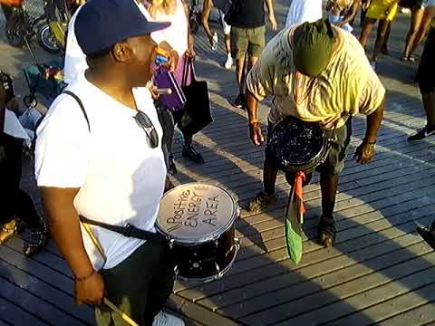 It's the best DJ on Coney Island boardwalk dancing all house 🎶 with DJ ...