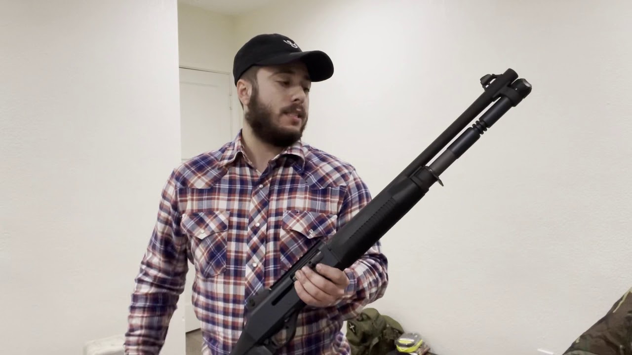 Ghost Loading a Benelli M4 - YouTube