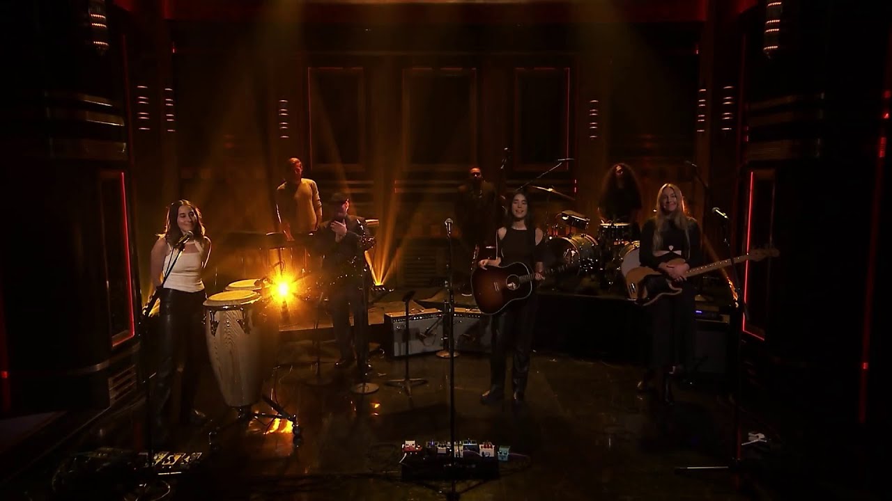 HAIM - Summer Girl - Live (The Tonight Show Starring Jimmy Fallon ...