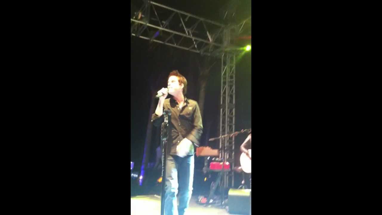 lead singer of Train takes video with my phone (1:02) - YouTube