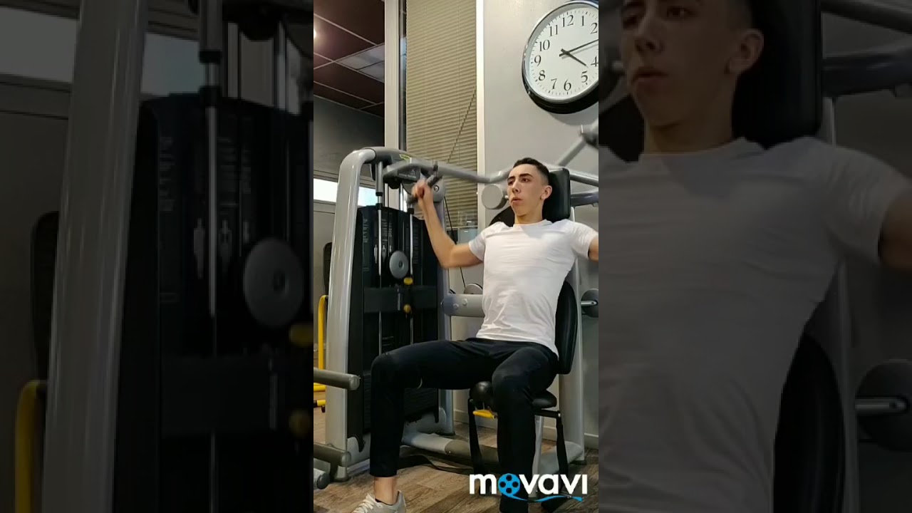 Vertical Traction Technogym Selection - YouTube