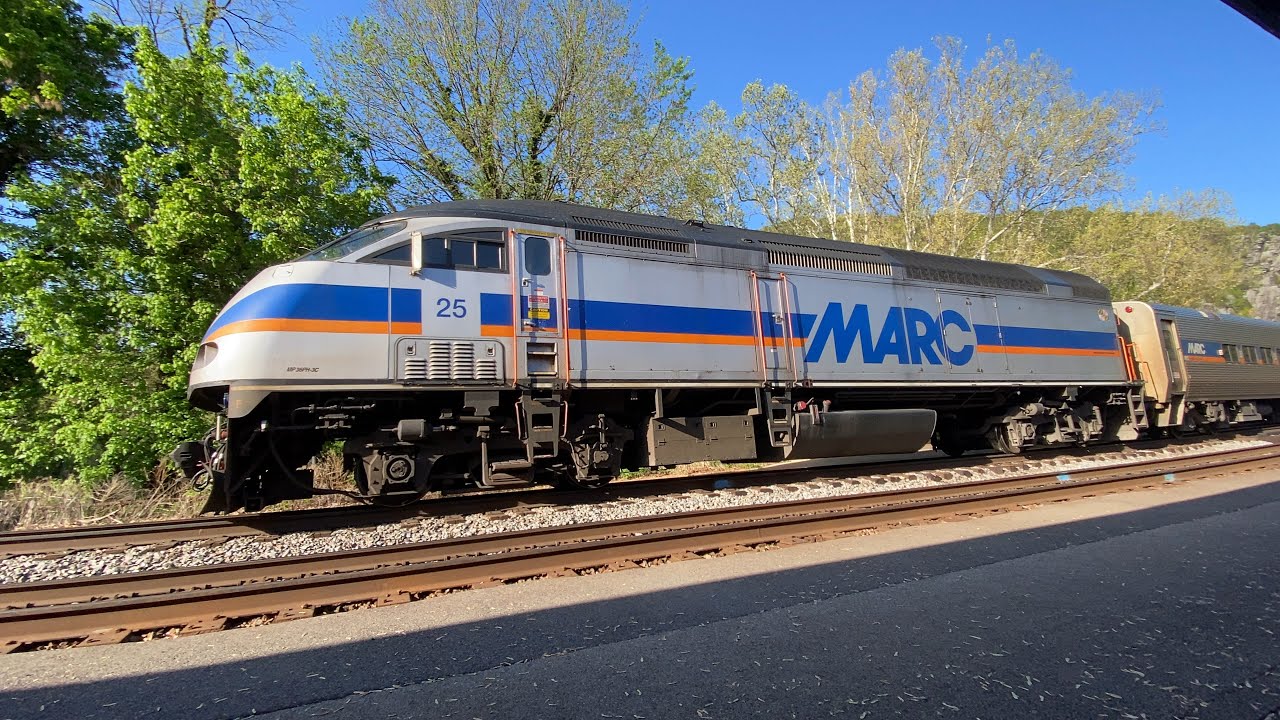 2-MARC Brunswick Service trains stop at Harpers Ferry WV with 25 ...