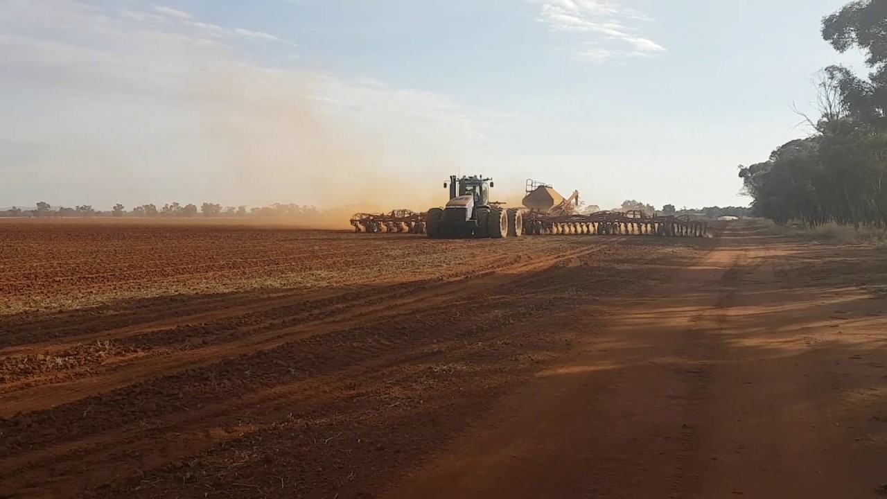 Morris 90 foot air seeder working - YouTube