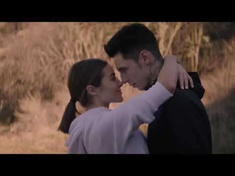 Johnny and Gretchen (Andy Biersack and Olivia Culpo) Kissing scene - Paradise city