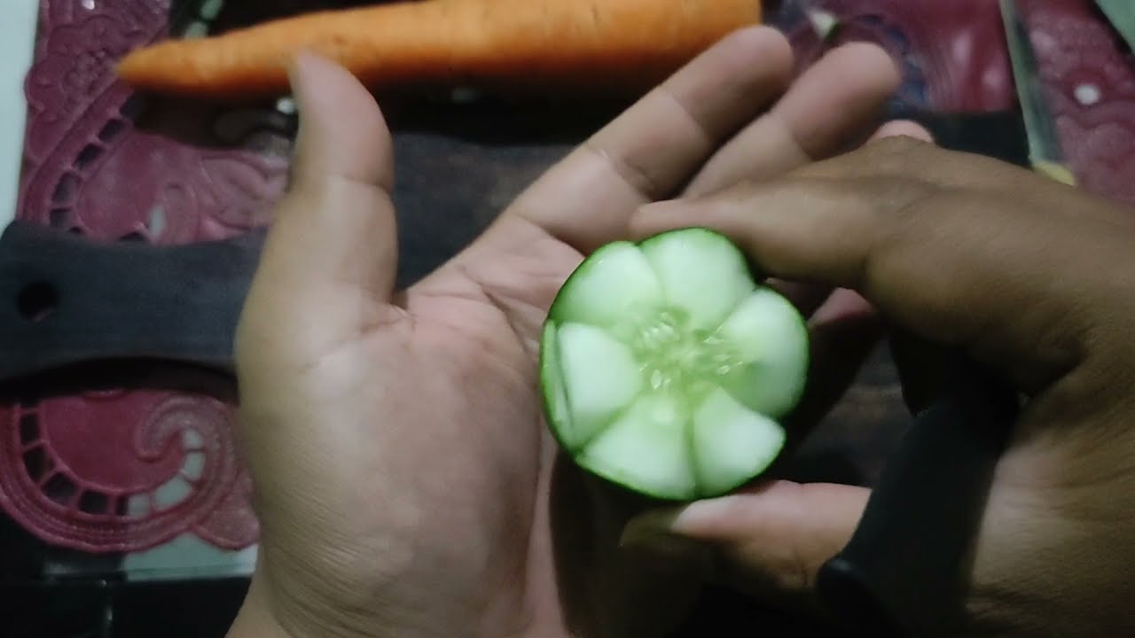 Sangat Mudah | Cara Membuat Garnish Bunga dari Timun - YouTube