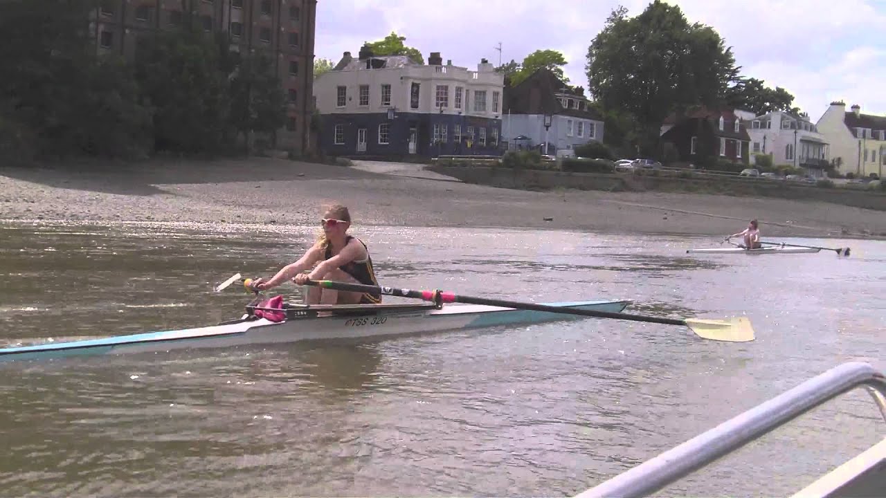 sculling courses at Tideway Scullers School - YouTube