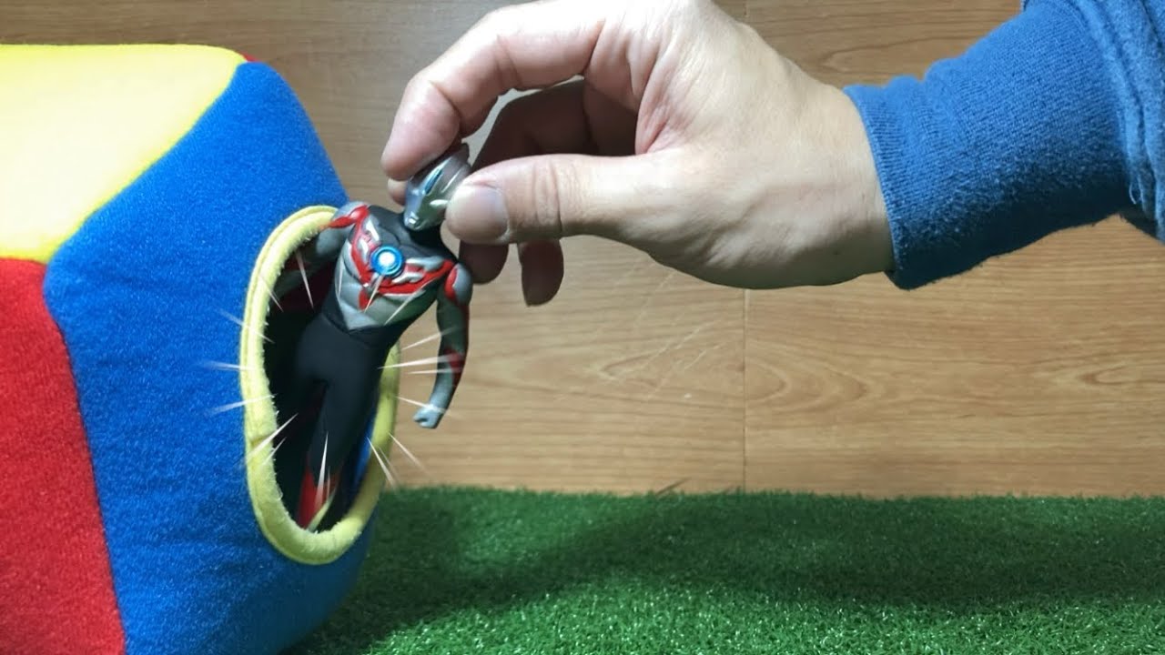 Black Ultraman step into one after another 黒ウルトラマンスポスポ #ultraman ...