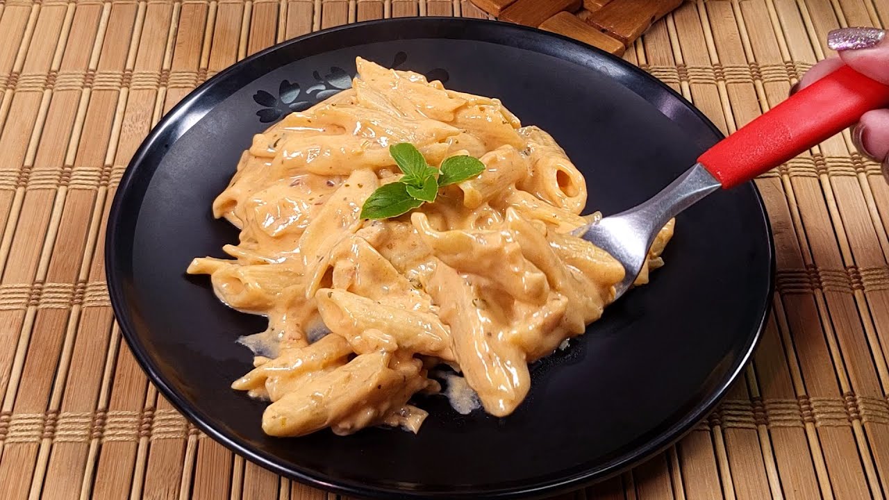 How to make Penne Pasta in creamy cheesy - YouTube