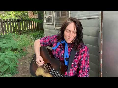 Melissa Carper sings Cool Clear Water - YouTube