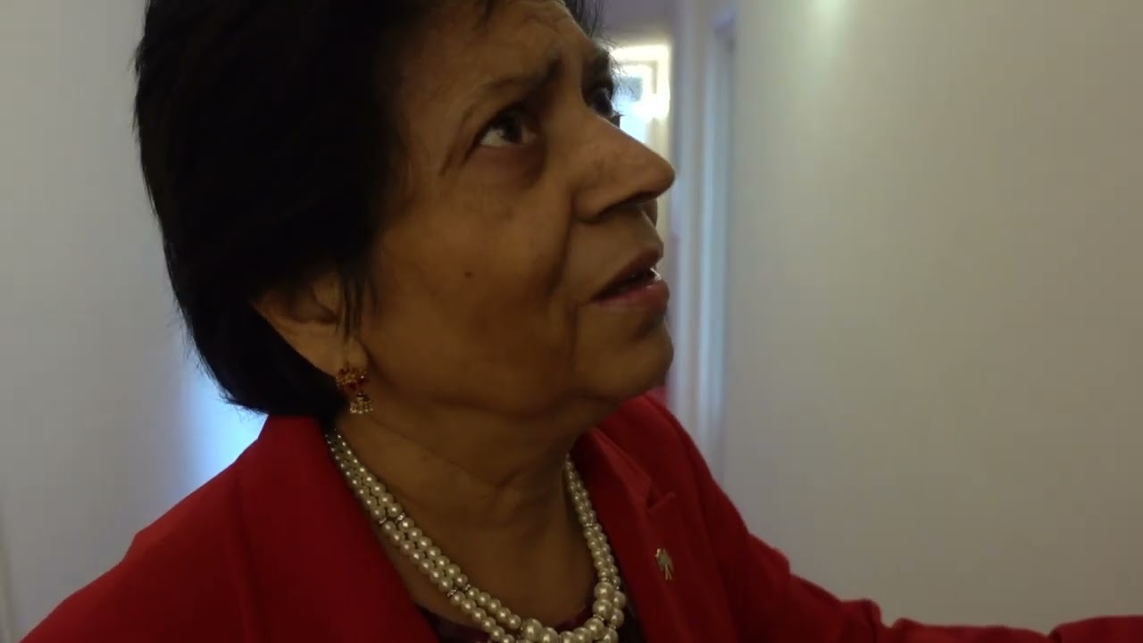 C0043 Aruna & Hari Sharma from Suite 114 for Breakfast at The Rosendale ...